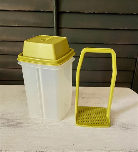 Tupperware Pick A Deli Pickle Strainerkeeper Tupperware 1330 1332