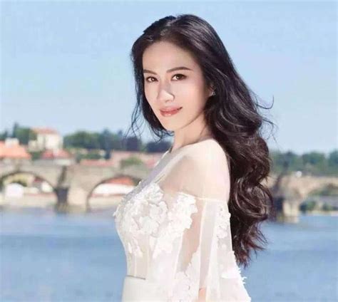 葉璇自爆在飯局裏，遭遇不公平對待：有才華的人不屑用這種手段 每日頭條