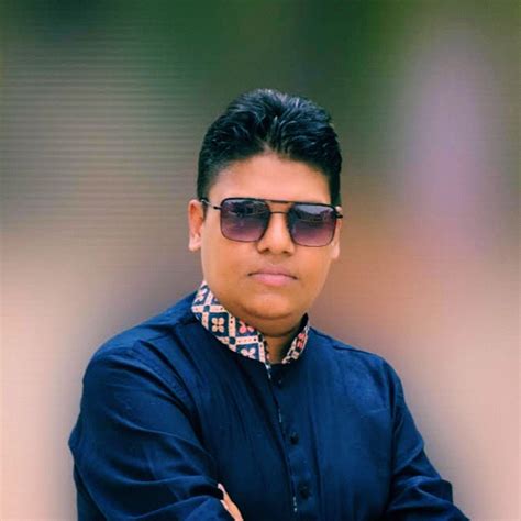 Royalty Mega Mall চাঁদ রাত অবধি কেনাকাটায় ২০ মূল্যছাড় নতুনত্ব আভিজাত্য আধুনিকতার