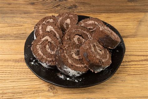 Chocolate Swiss Roll Round Sponge Cake Sliced Rolled Vanilla Biscuit