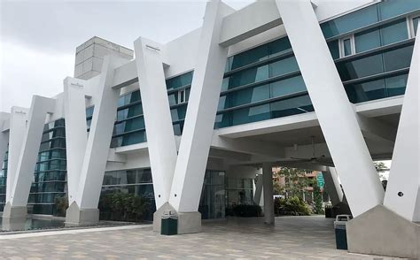 Plazoleta Biblioteca Piñero