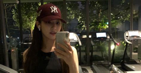 박민영 황금 골반 헬스장서 건강미 넘치는 몸매 뽐내