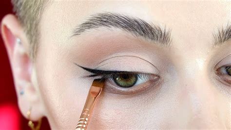 Double Winged Eyeliner