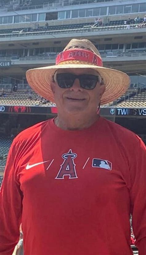 David W Thom Roseberrys Funeral Home