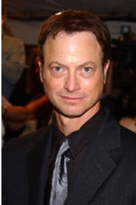 Download Actor Gary Sinise Sarcastic Face Wallpaper