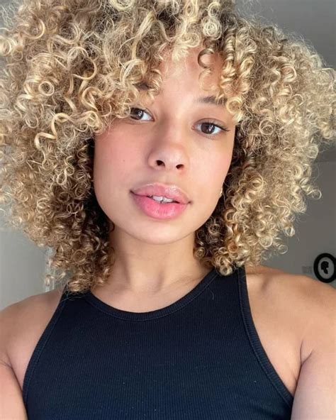 Flowina Paradise Youtuber Yoga Teacher From Russia Biography And Wiki