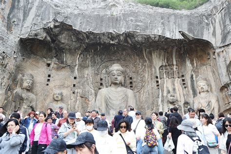 Day And Night At The Longmen Grottoes Cgtn