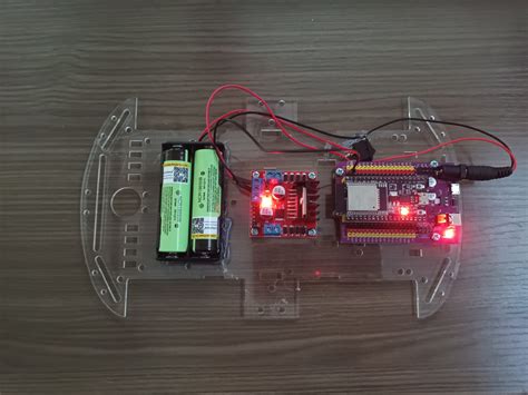 การสร้าง หุ่นยนต์เดินตามเส้น 3 เซ็นเซอร์ ด้วย esp32 รับทําโปรเจค arduino