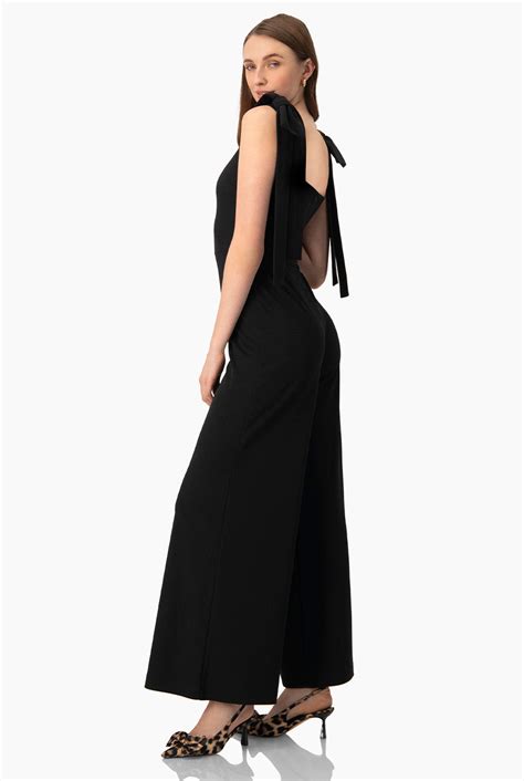 Jumpsuit Negro Elegante Con Tirantes Y Pierna Amplia
