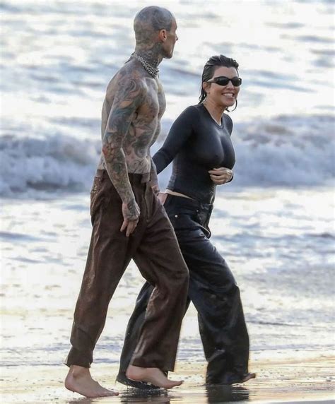 Pin By Ashley Roberts On Travis Barker Kourtney Kardashian Kourtney