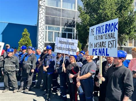 Video Salariații Elsid și Electrocarbon Protestează împotriva