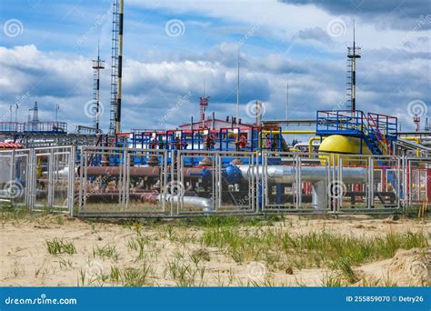 Oil And Gas Processing Plant Oil And Gas Refining Transportation Chemical Products Stock