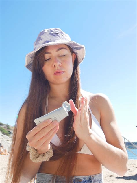 Skin School How To Choose The Right Moisturiser Common Clouds