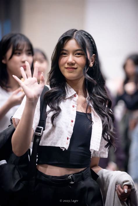 Pin oleh kairovisia🧭 di JKT48 Event | Foto gadis cantik, Orang cantik, Gadis-gadis cantik