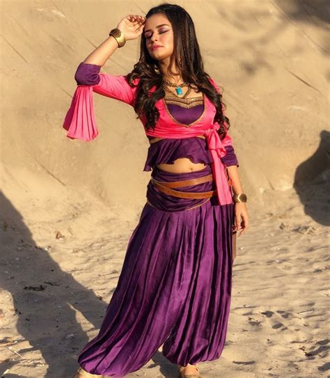 Avneet Kaur Çr Gr Akira Sabanas Novelas