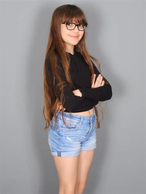 Model Ritim Akademi And Oyunculuk