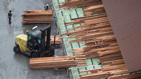 قطاع الخشب الليّن الكندي يحصل قريباً على الدعم المالي الفدرالي Radio Canadaca