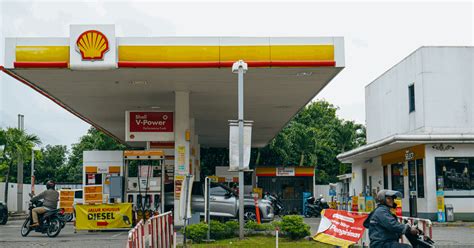 Shell And Bp Stations Operating Low In Indonesia On Import Cuts