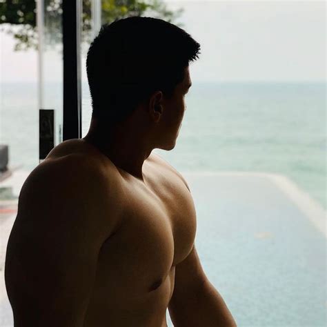 𝗦𝗲𝘁𝗵𝙋𝙖𝙩𝙧𝙞𝙘𝙠 Di Instagram The Shadow 😊 Shadow Shadows Style