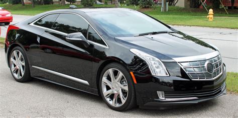 My Year With The Cadillac Elr Plug In Luxury Coupe Review Electrek