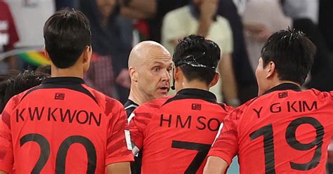 막판 코너킥 없이 경기 종료한 앤서니 테일러