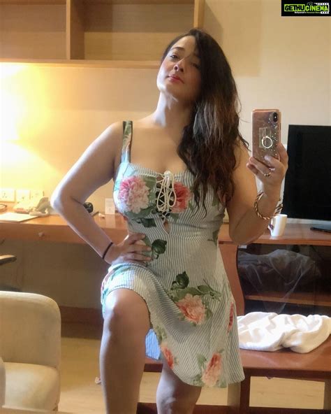 Kiran Rathod Instagram Couldnt Hold The Expressions 👅 Happy Mood