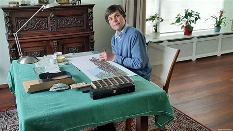 Kees Momma Maakt Prachtige Pentekening Van Oude Gemeentehuis