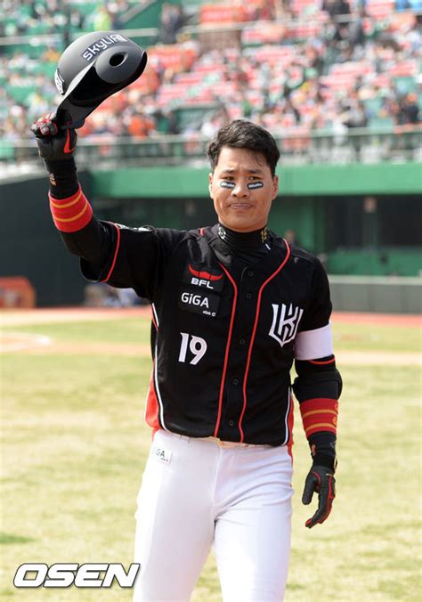 1374일 만에 2홈런 김상현 어게인 2009