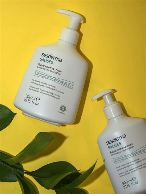 개인 관리 고요한 깨끗한 깨끗한 디자인 단순한 로션 미니멀리스트 미용 제품 바디 케어 병 부드러운 비누 샴푸 수직 쐈어 수화 스킨케어 신선