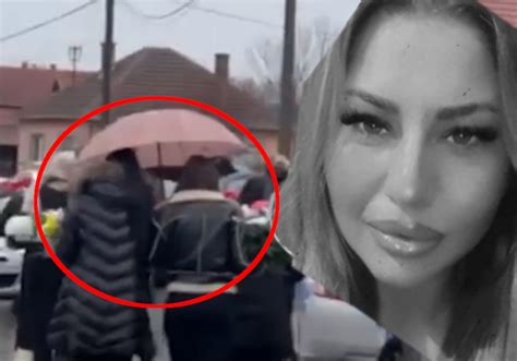 Drugarice Andrijane Lazić Došle Na Sahranu