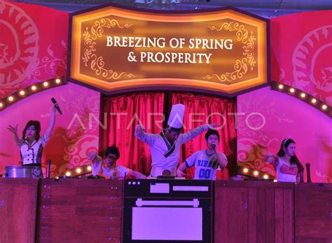 Pertunjukan Imlek Antara Foto