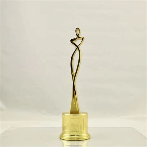 Brass Award Trophy At ₹ 400piece In New Delhi Id 2855959575955