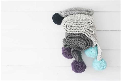Unique And Cozy Knitting Patterns For Pom Pom Scarves
