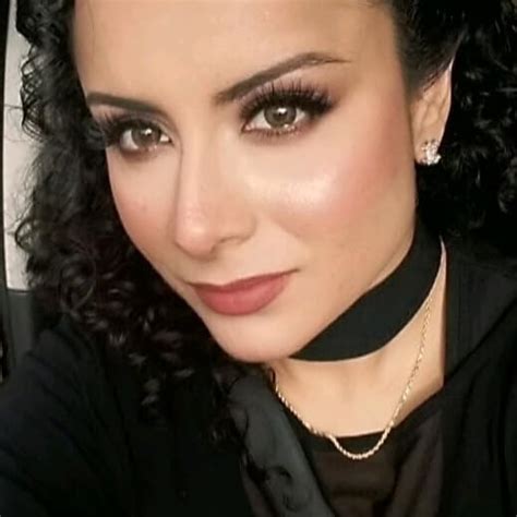 Khalida Make Up Artists Amazon Page