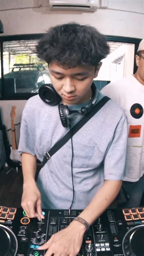 Raffy Moraff • Instagram Photos And Videos