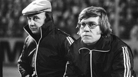 Diethelm Ferner Der Trainer Der Beim Größten Pokalspektakel Auf Der Bank Saß Der Spiegel