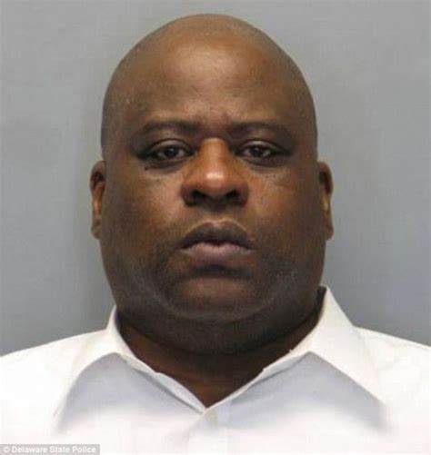 دستبرد میلیونی به بانک تجارت با اسلحه قلابی مرزبانان 3 تروریست را در میرجاوه دستگیر کردند تعرض