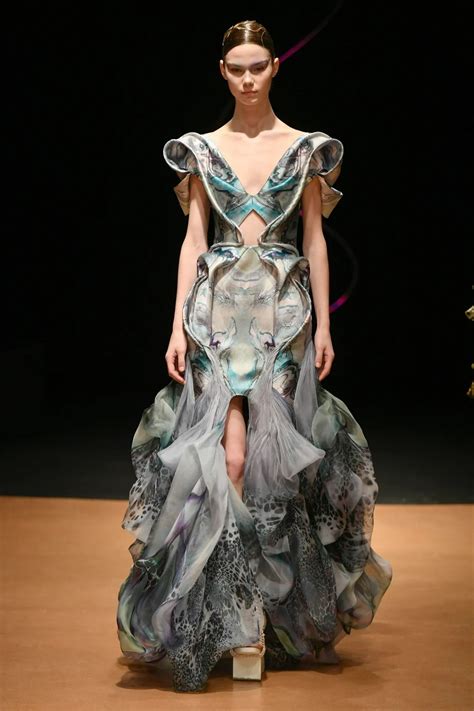Iris Van Herpen Couture Spring 2020 Couture Fashion Fashion Design
