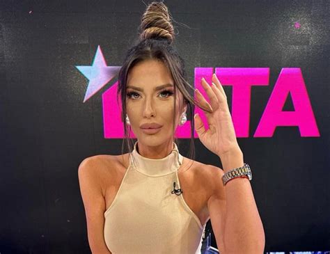 Ovako Je Ana Radulović Izgledala Pre Operacija I Bez Silikona Iznenadićete Se I Koji Fakultet