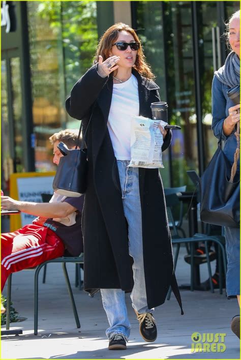 Miley Cyrus Winter Style Frills And Thrills Miley Cyrus Makeover For
