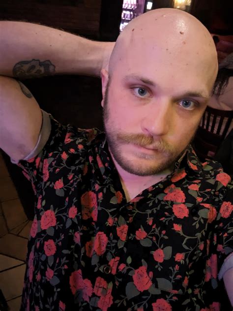 I Look Like Me R Pansexual