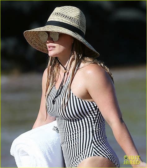 Hilary Duff Wears Checkered Swimsuit For Paddle Boarding In Hawaii Photo 3937780 Hilary Duff