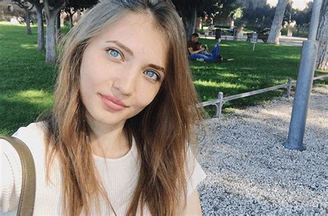 What Are Hugging Face Inference Endpoints And How To Quickly Deploy With Them