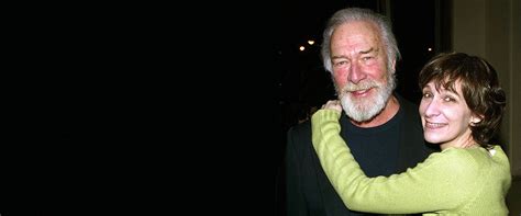 Meet Amanda Plummer Christopher Plummers Daughter Who Has Followed In His Footsteps