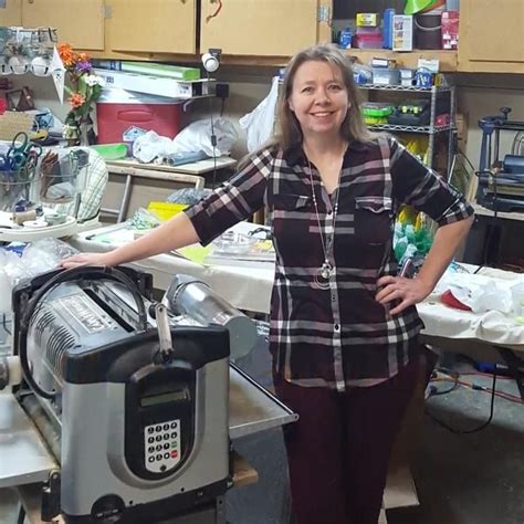 Running A Crafting Class Using A Carvewright To Pre Make All The Pieces Is An Ingenious Idea Gle