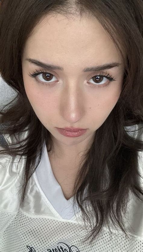 Pokimane Pokimanelol Pokinaneonlyfan Nude Leaks Onlyfans Onlyfans Fapellino