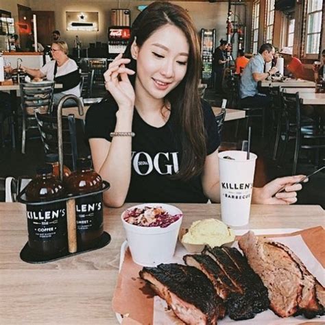 Cute Girls And Bbq 38 Pics