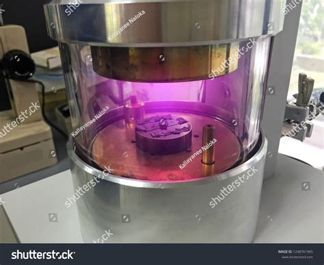 Gold Coating Scanning Electron Microscope By Foto De Stock 1248761965 Shutterstock