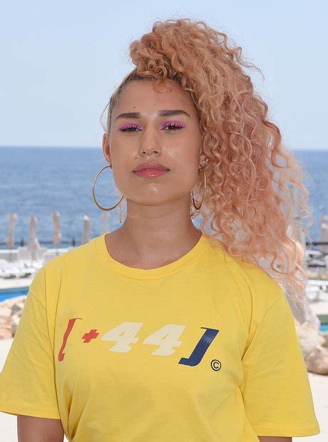 Raye 12 Facts About The Escapism Singer Capital Xtra