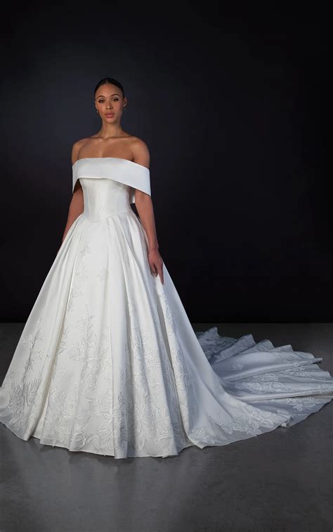 Romantic Off The Shoulder Ballgown Bridal Dress With Train